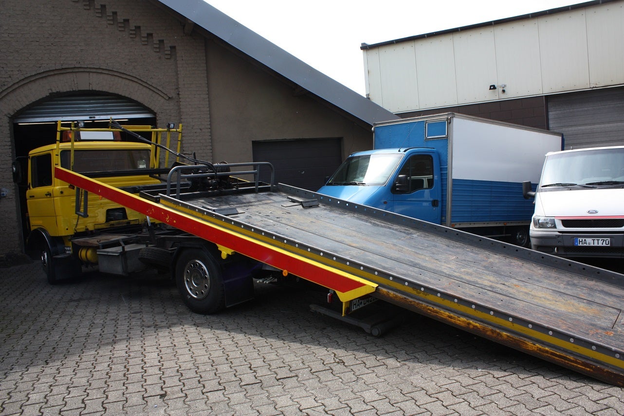 Abschleppwagen Daimler Benz u. a,auch für Führerscheinklasse B ...