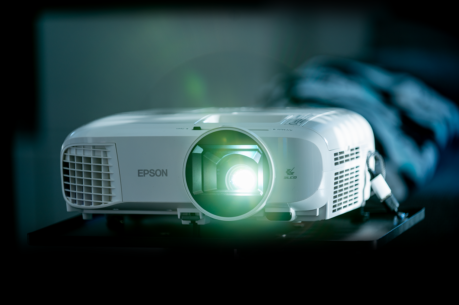 Epson Full-HD LCD Beamer I Verleih Nürnberg, Beamer - 2642051425 mieten ...