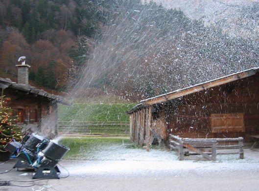 Schneekanone mieten für Schneefall und winterlichen Spaß | Erento.com