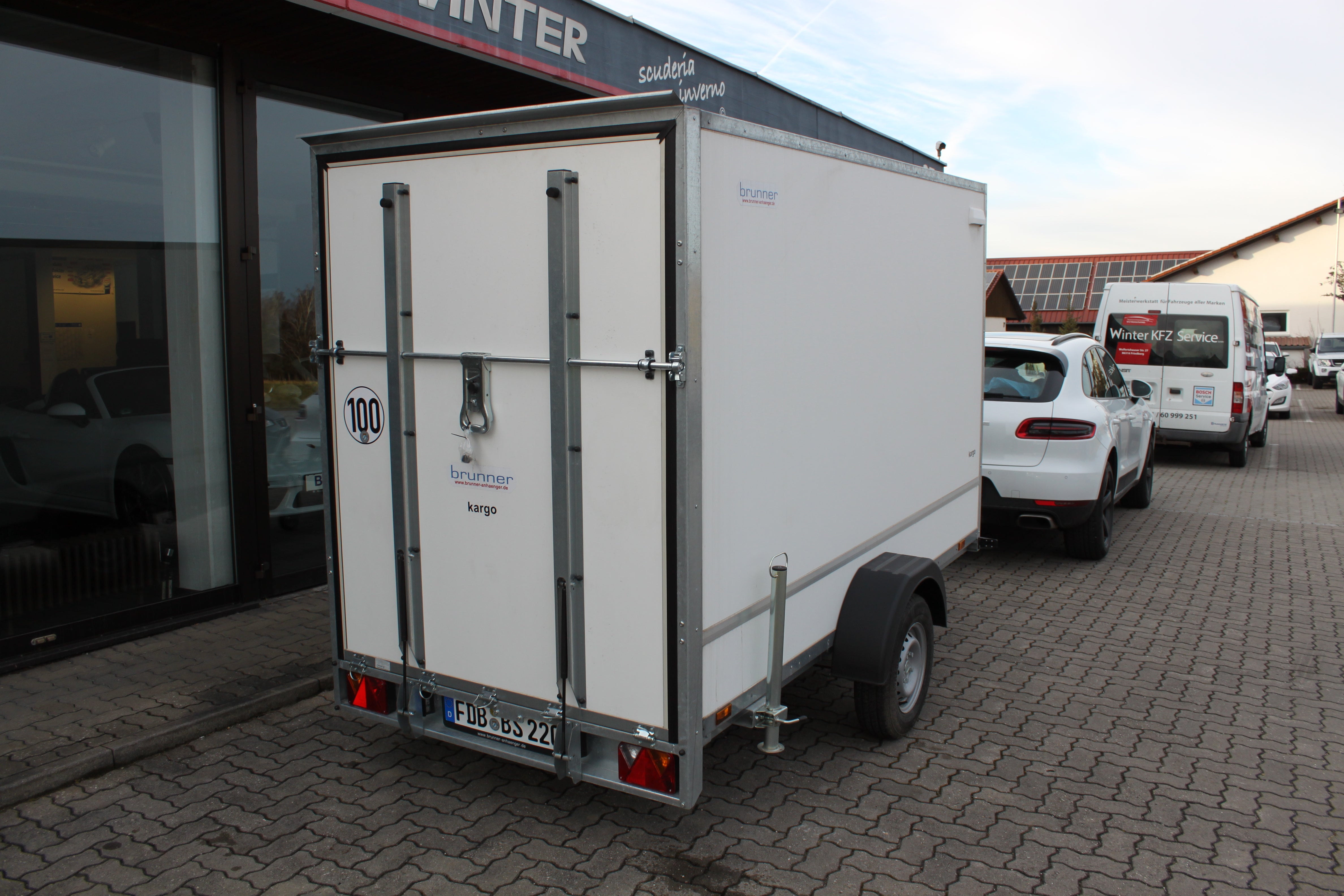 Geschlossener Anhänger, Kofferanhänger, Anhänger - 2686562140 mieten ...