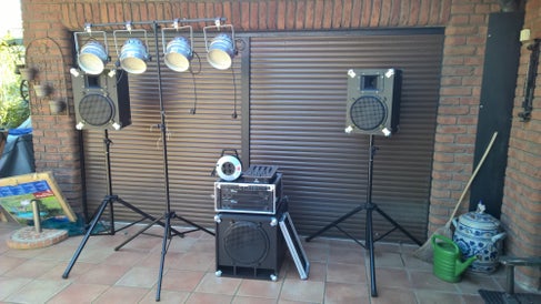 Musikbox mieten für Partys, Picknicks und Outdoor-Events | Erento.com