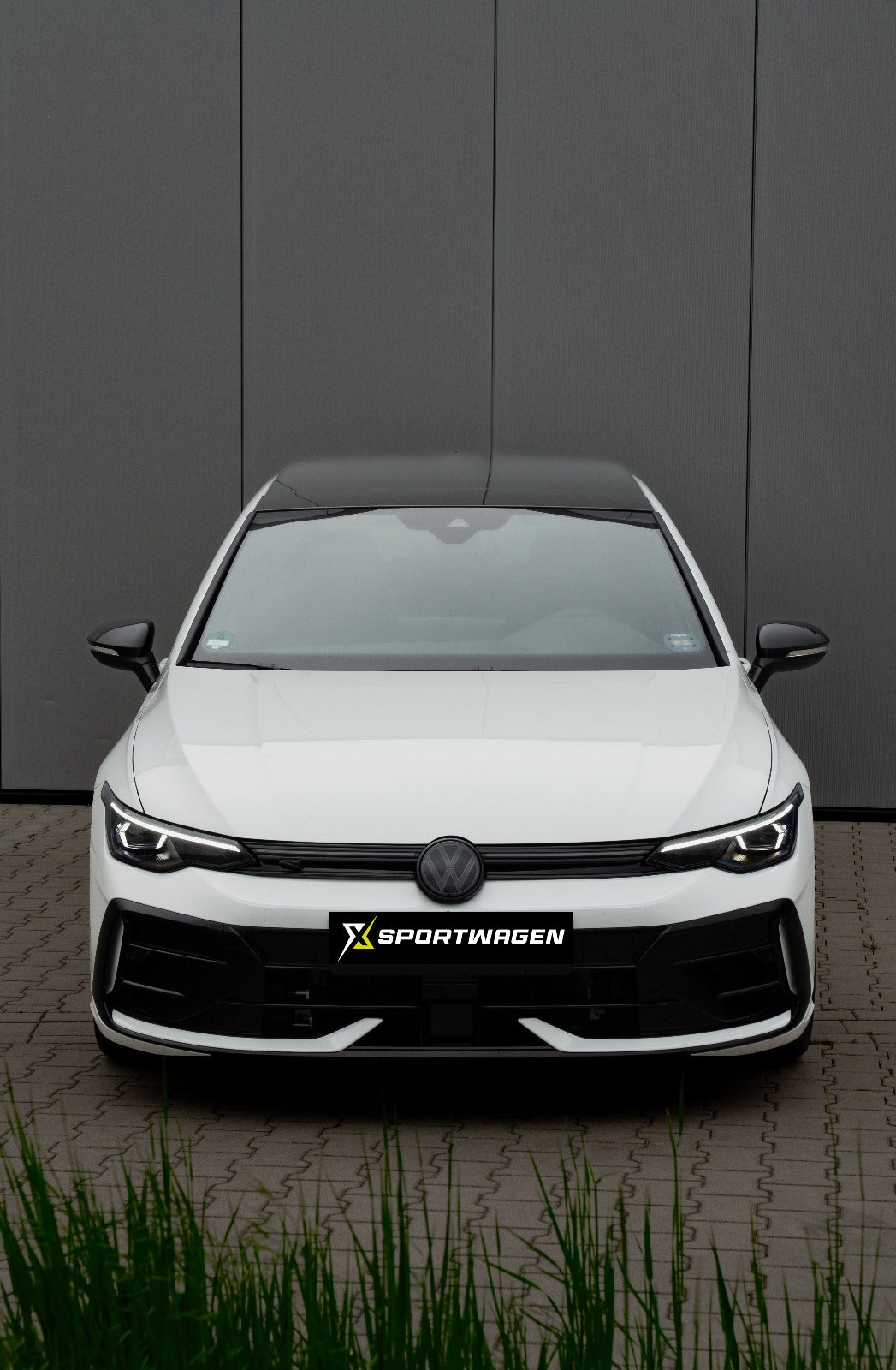 VW Golf 8R Black Edition 333PS / Sportwagen mieten, Sportwagen ...