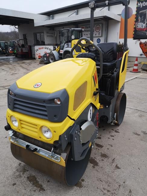 Tandemwalzen mieten für effektive Boden- und Asphaltverdichtung | Erento.com