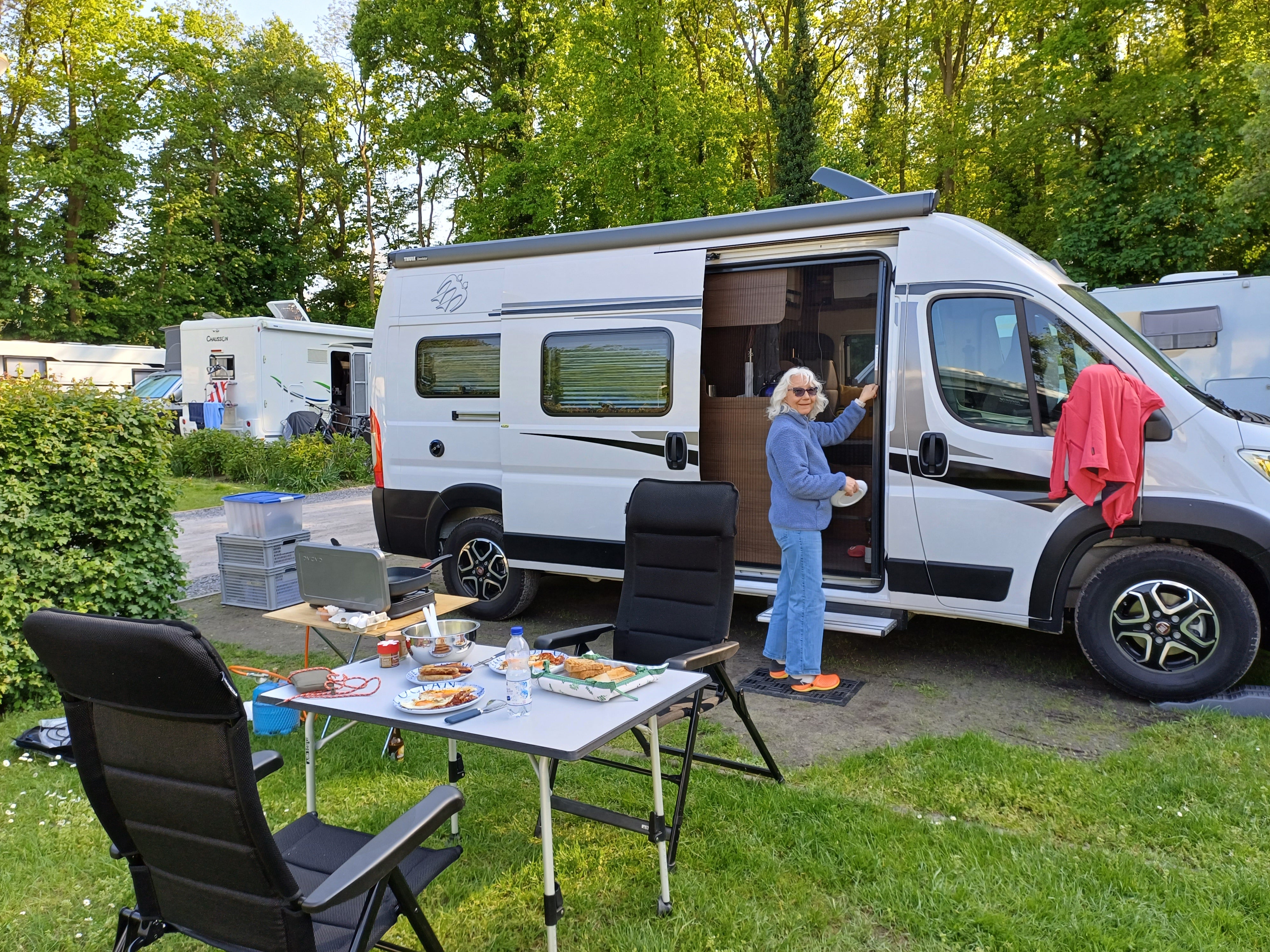 "Wiesel", flott, wendig und kompakt und voll ausgestattet, Wohnmobil ...